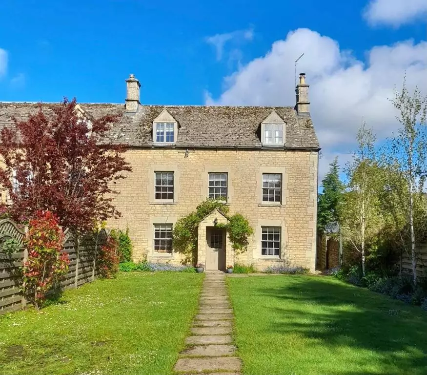 Darly Cottage | Cotswolds Guide