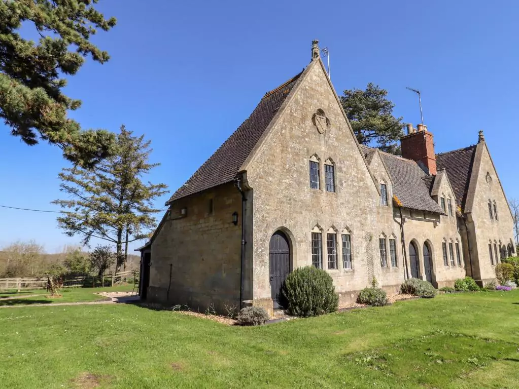 The Alms House West | Cotswolds Guide