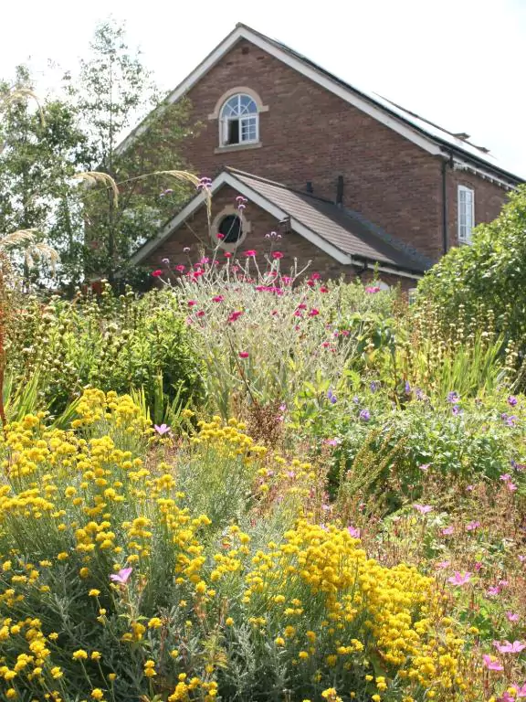 The Mooring Post | Cotswolds Guide